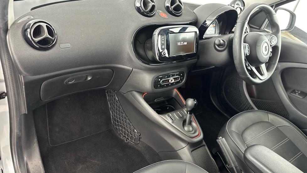 Used 2020 SILVER smart forfour 60kW EQ Prime Exclusive 17kWh 5dr Auto ...