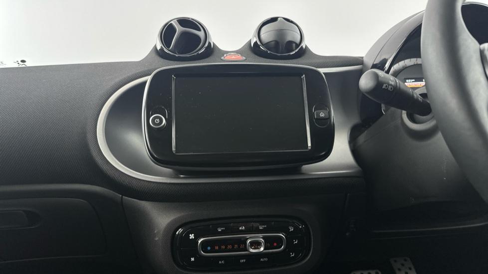 Used 2021 BLACK smart forfour 60kW EQ Premium 17kWh 5dr Auto [22kWch ...