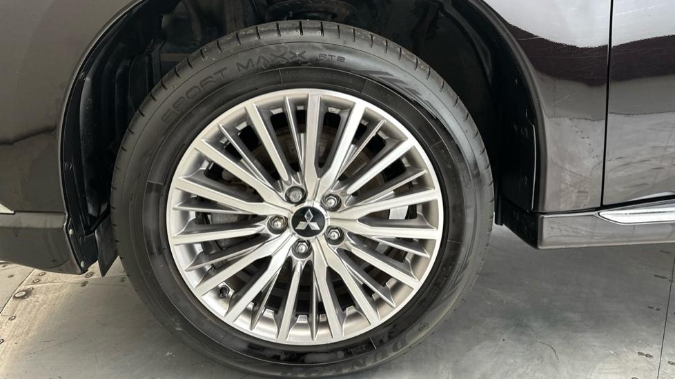Used 2019 BLACK Mitsubishi Outlander 2.4 PHEV Design 5dr Auto, 40,247 ...
