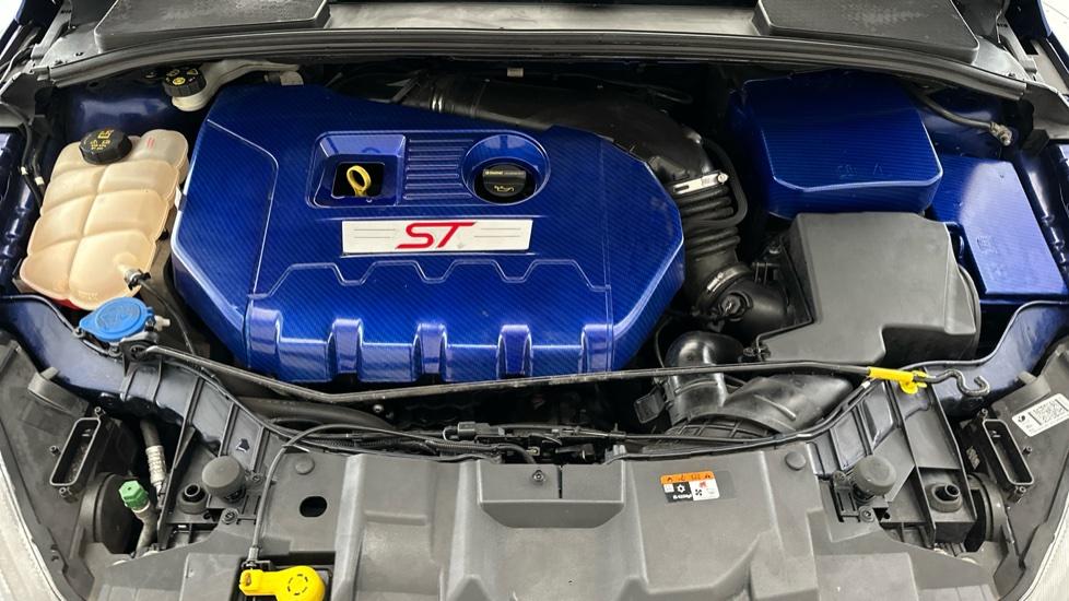 Used 2018 BLUE Ford Focus 2.0T EcoBoost ST-3 Navigation 5dr, 82,329 ...