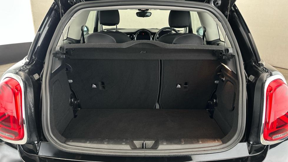 Used 2021 BLACK MINI Hatchback 1.5 Cooper Classic 3dr Auto [Comfort/Nav ...