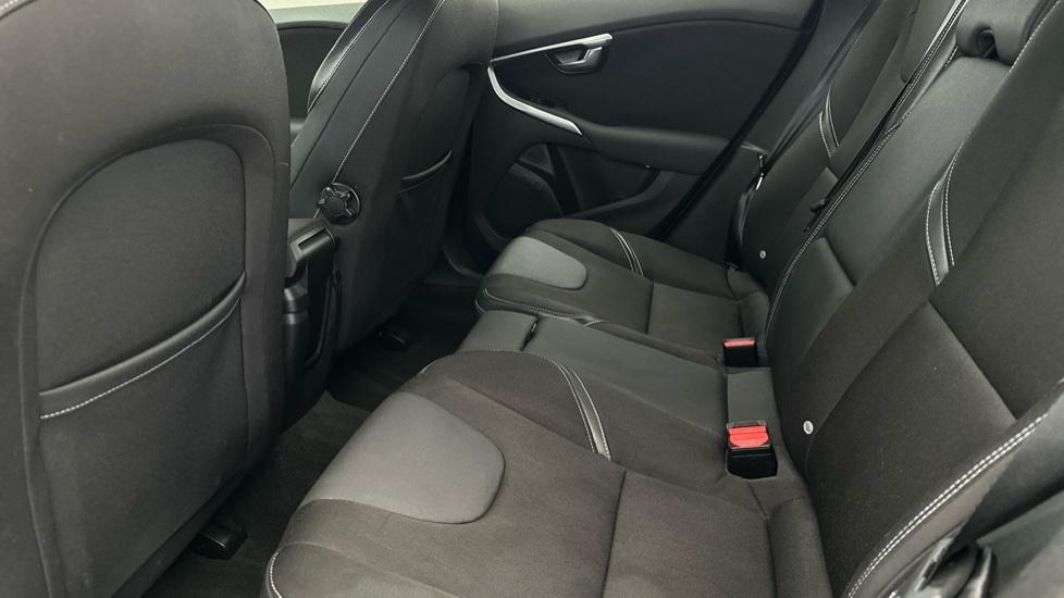 Used 2017 BLUE Volvo V40 T3 [152] Momentum Nav Plus 5dr, 46,665 miles ...