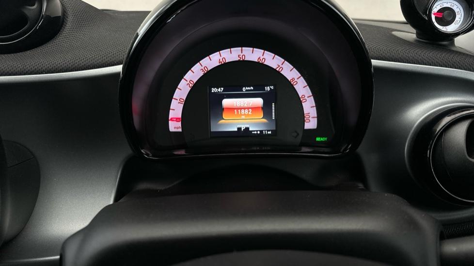 Used 2021 WHITE smart forfour 60kW EQ Pulse Premium 17kWh 5dr Auto ...