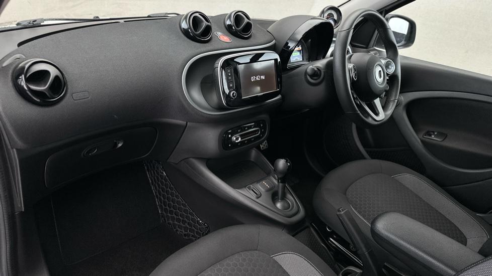 Used 2020 WHITE smart forfour 60kW EQ Pulse Premium 17kWh 5dr Auto ...