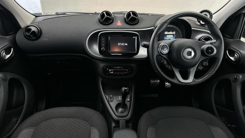 Used 2020 WHITE smart forfour 60kW EQ Pulse Premium 17kWh 5dr Auto ...