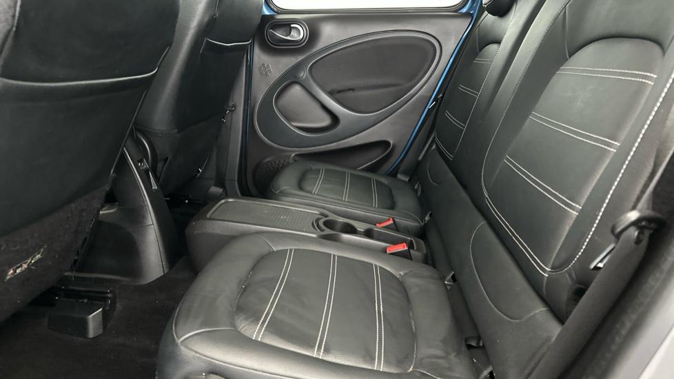 Used 2021 BLUE smart forfour 60kW EQ Exclusive 17kWh 5dr Auto [22kWch ...