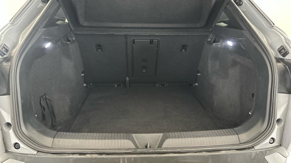 Used 2022 GREY Volkswagen ID.4 109kW Life Pure 52kWh 5dr Auto, 19,693 ...