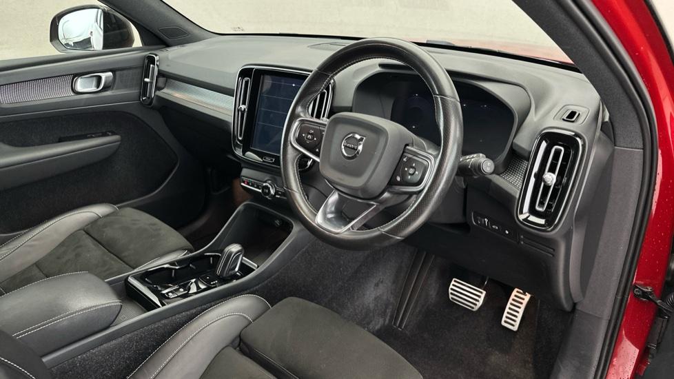 Used 2020 RED Volvo XC40 1.5 T5 Recharge PHEV R DESIGN Pro 5dr Auto ...
