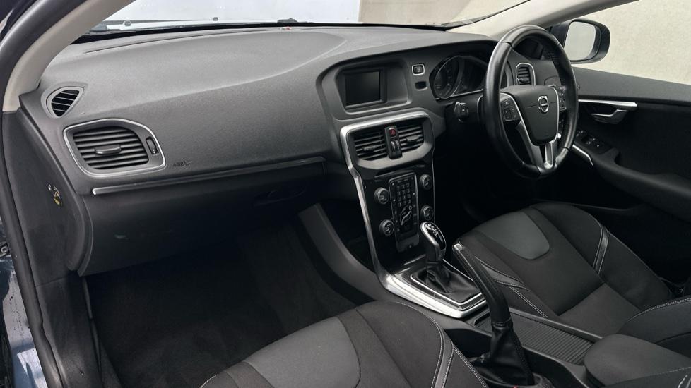 Used 2017 BLUE Volvo V40 T2 [122] Momentum 5dr Geartronic, 49,798 miles ...