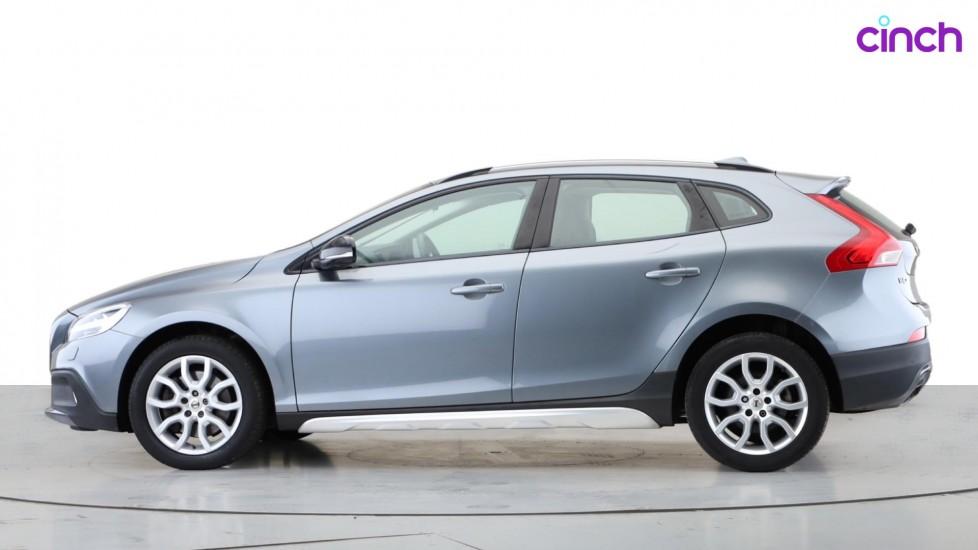 Used 2017 GREY Volvo V40 T3 [152] Cross Country Pro 5dr, 54,155 miles ...