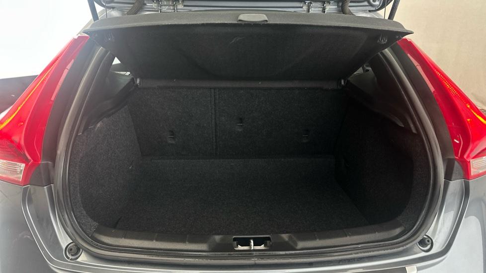 Used 2017 GREY Volvo V40 T3 [152] Cross Country Pro 5dr, 54,155 miles ...