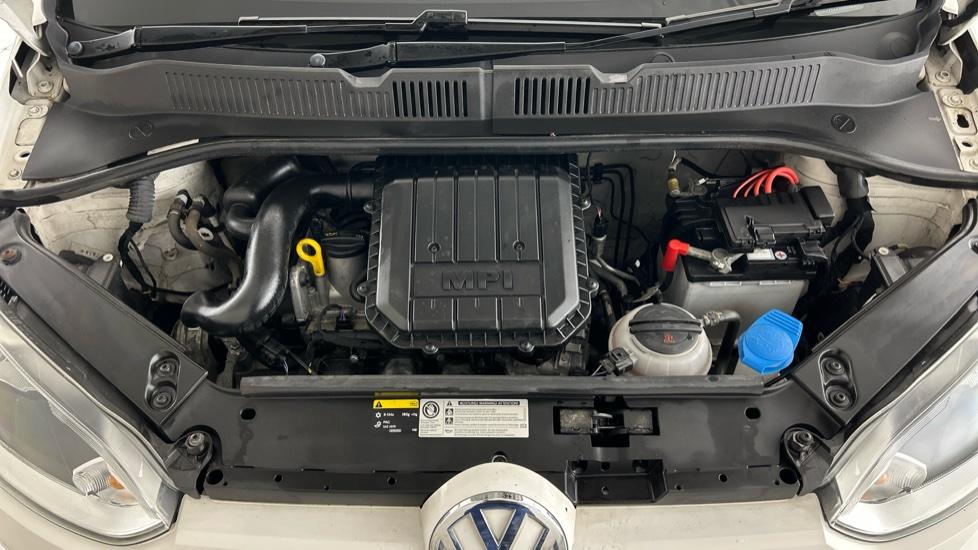 Used 2016 WHITE Volkswagen up! 1.0 Move Up 3dr, 48,969 miles - cinch