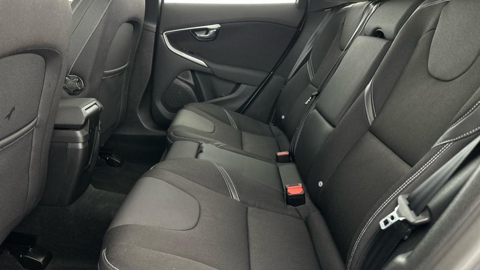 Used 2018 GREY Volvo V40 T2 [122] Momentum Nav Plus 5dr, 46,324 miles ...