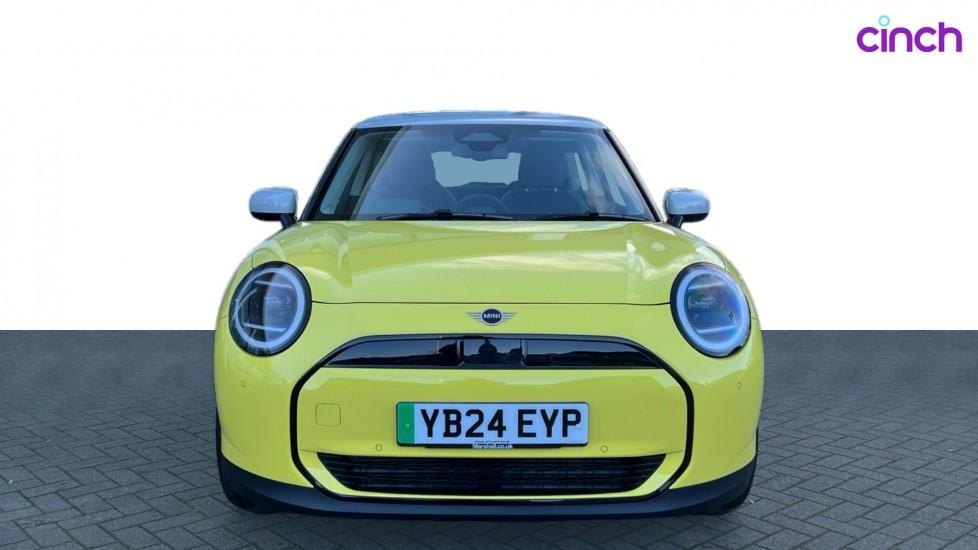 Used 2024 YELLOW MINI Hatchback 135kW E Classic [Level 1] 41kWh 3dr ...