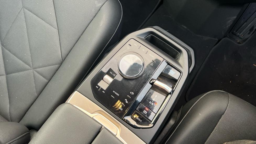 Used 2022 RED BMW iX 385kW xDrive50 M Sport 111.5kWh 5dr Auto, 45,409 ...