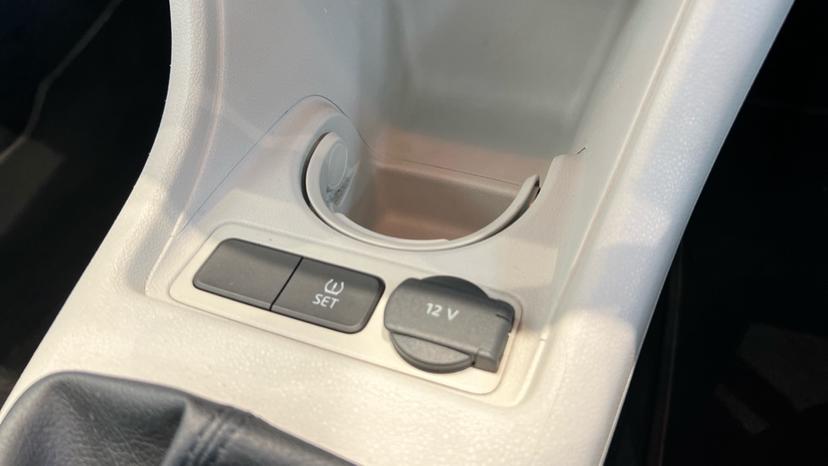 Used 2017 YELLOW Volkswagen up! 1.0 Move Up 3dr, 61,076 miles - cinch