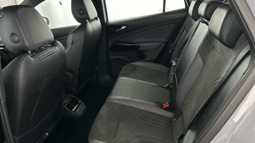 Used 2022 GREY Volkswagen ID.4 125kW Life Pure Performance 52kWh 5dr ...