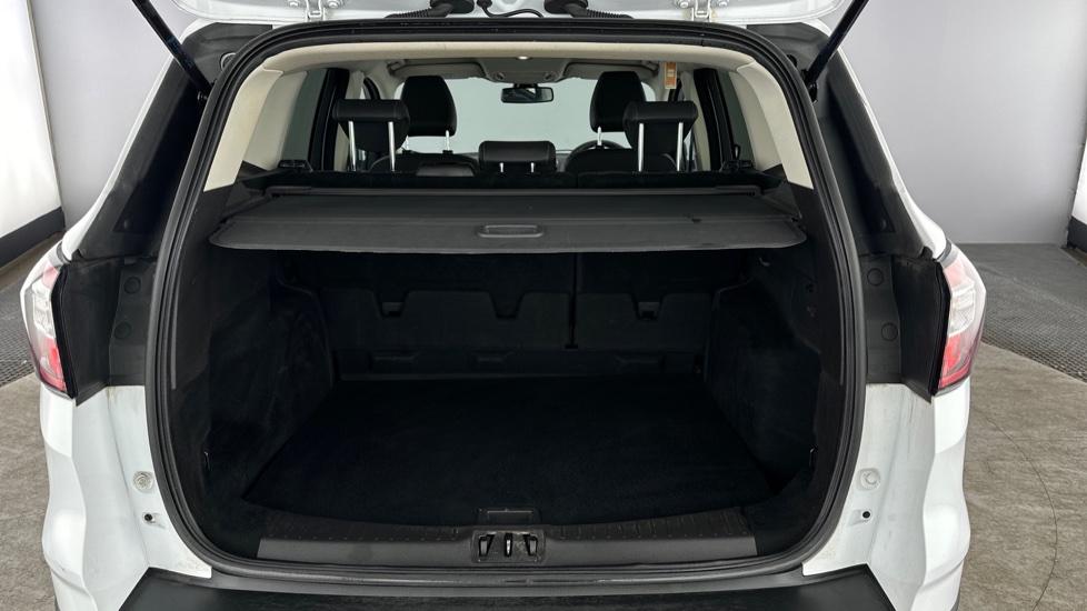 Used 2019 WHITE Ford Kuga 2.0 TDCi Titanium Edition 5dr 2WD, 51,188 ...