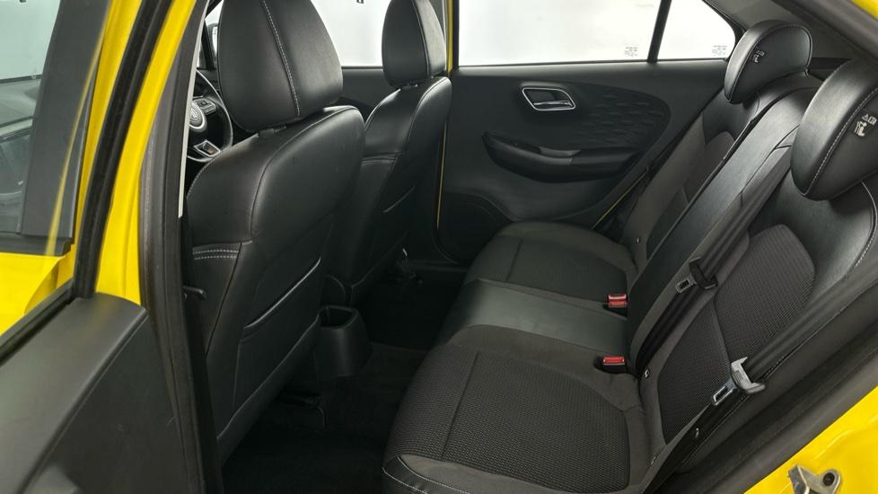 Used 2018 YELLOW MG MG3 1.5 VTi-TECH Exclusive 5dr, 34,427 miles - cinch