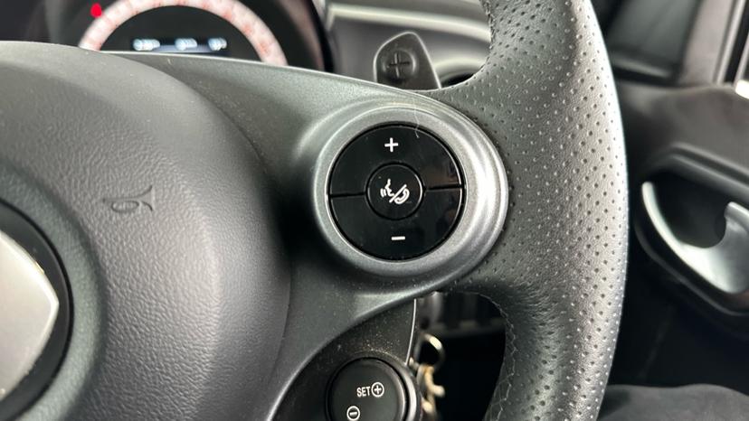 Used 2019 BLACK smart forfour 0.9 Turbo Urban Shadow Edition 5dr Auto ...