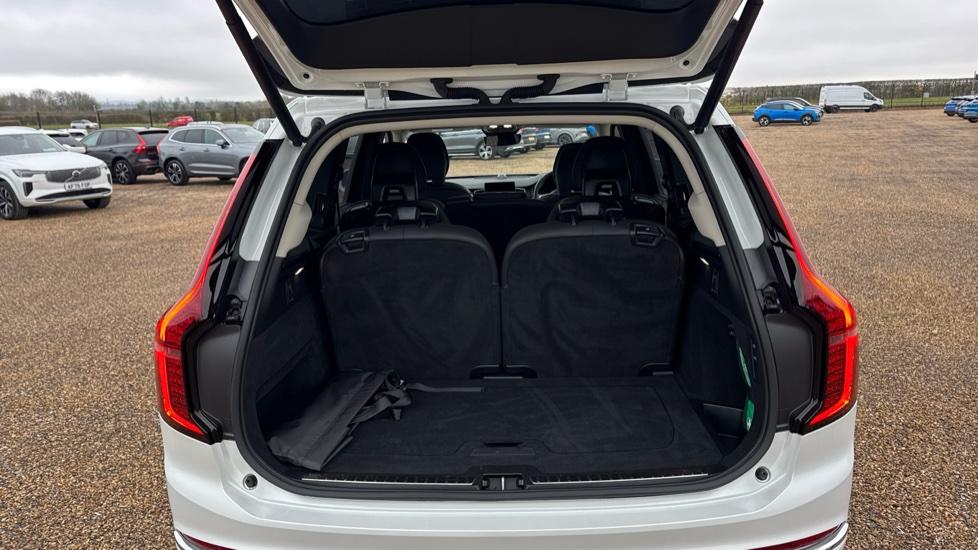 Used 2025 WHITE Volvo XC90 2.0 B5P Ultra Dark 5dr AWD Geartronic, 4,864 ...
