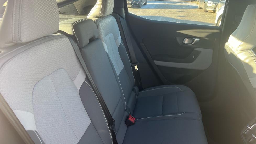 Used 2023 SILVER Polestar 2 170kW 78kWh Long Range Single motor 5dr ...