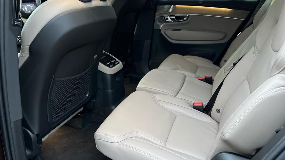 Used 2025 RED Volvo XC90 2.0 T8 PHEV Ultra Dark 5dr AWD Geartronic ...