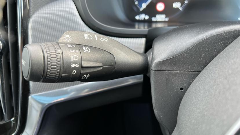 Used 2018 RED Volvo V90 2.0 T5 R DESIGN 5dr Geartronic, 36,281 miles ...