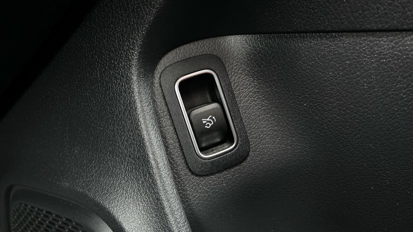 Used 2022 WHITE Mercedes-Benz CLA CLA 200 AMG Line 4dr Tip Auto, 6,774 ...