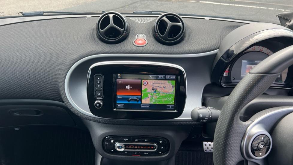 Used 2020 BLACK smart forfour 60kW EQ Pulse Premium 17kWh 5dr Auto ...