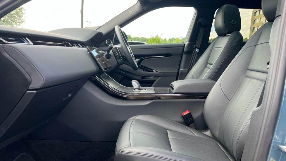 Used 2024 BLUE Land Rover Range Rover Evoque 1.5 P270e Dynamic SE 5dr ...