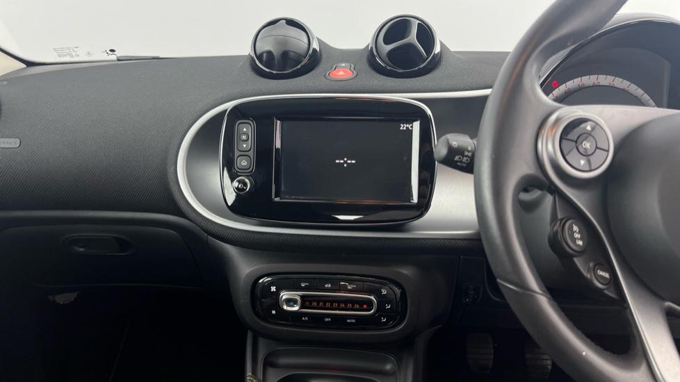 Used 2018 WHITE smart forfour 1.0 Prime Premium Plus 5dr, 15,174 miles ...