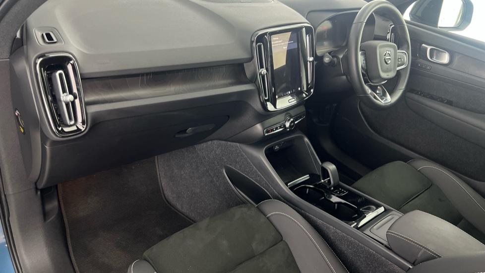 Used 2022 BLUE Volvo C40 300kW Recharge Twin Pro 78kWh 5dr AWD Auto ...