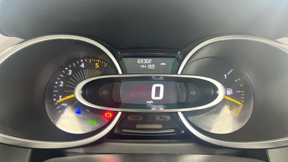 Used 2015 RED Renault Clio 1.5 dCi 90 Dynamique Nav 5dr, 69,302 miles ...