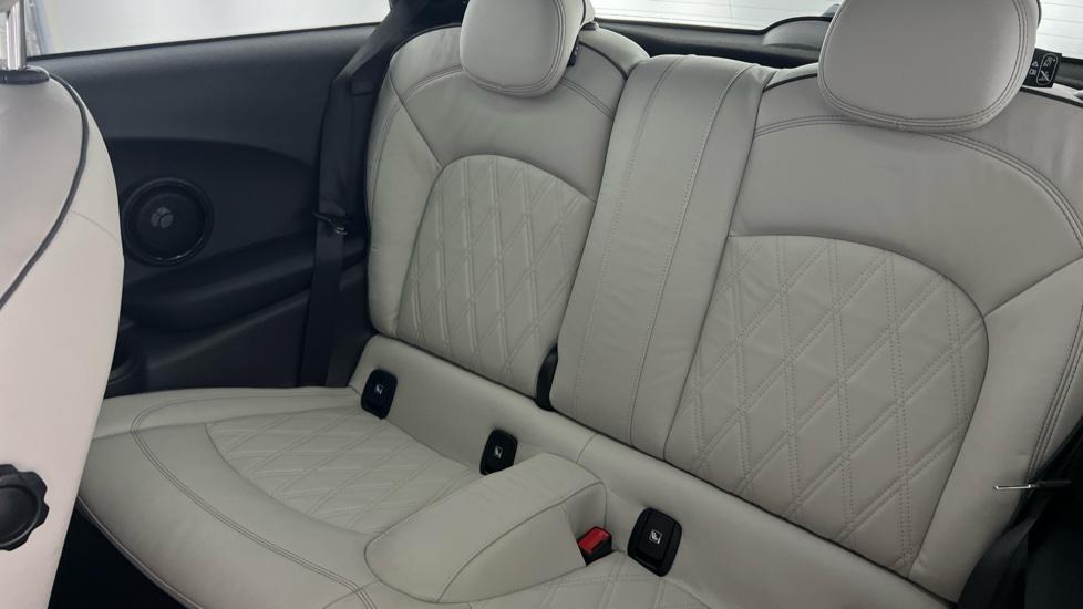 Used 2022 BLUE MINI Hatchback 135kW Cooper S Level 3 33kWh 3dr Auto ...