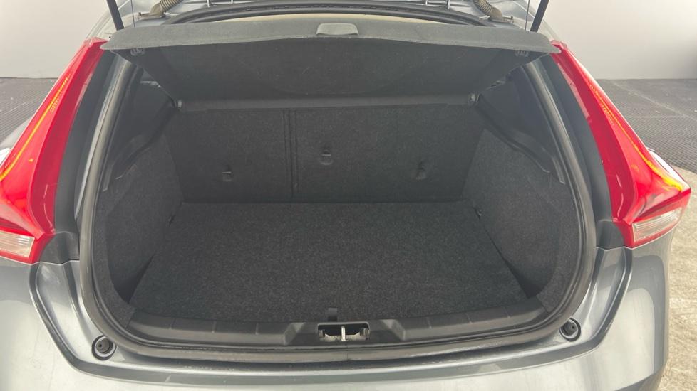 Used 2015 GREY Volvo V40 D4 [190] SE Lux Nav 5dr Geartronic, 23,077 ...