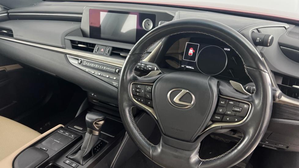 Used 2020 RED Lexus ES 300h 2.5 4dr CVT, 46,556 miles - cinch