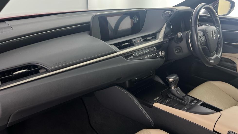 Used 2020 RED Lexus ES 300h 2.5 4dr CVT, 46,556 miles - cinch