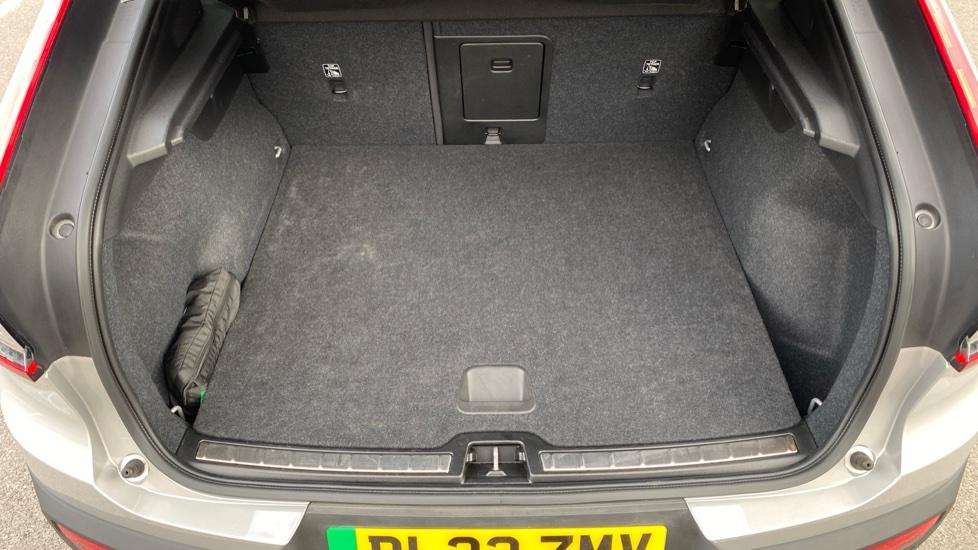 Used 2023 SILVER Volvo C40 170kW Recharge Core 69kWh 5dr Auto, 7,785 ...
