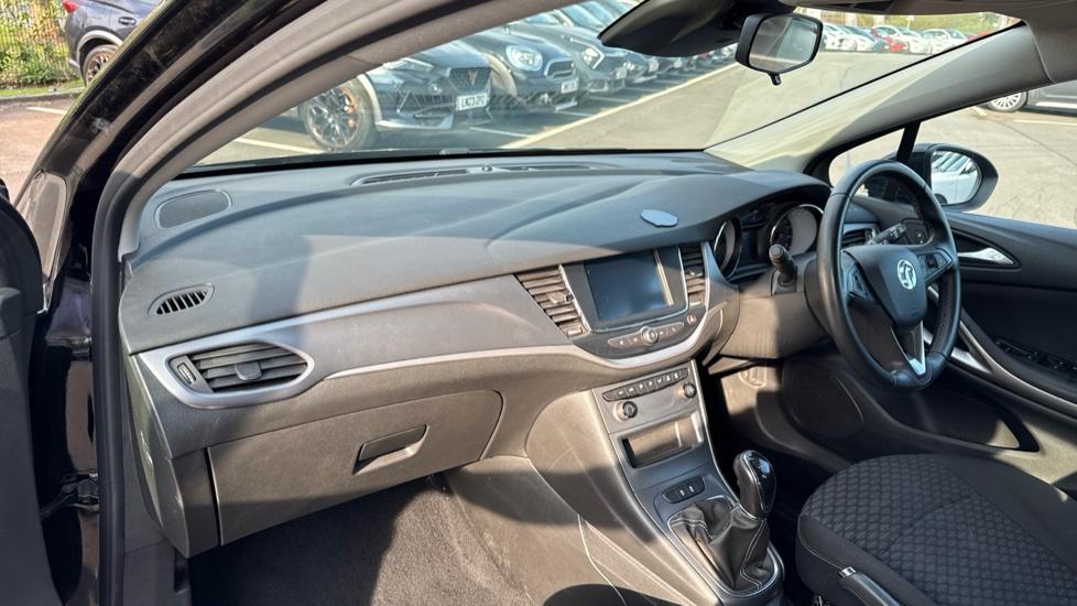 Used 2021 BLACK Vauxhall Astra 1.5 Turbo D Business Edition Nav 5dr ...
