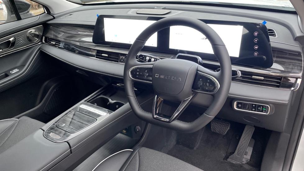 Used 2024 WHITE Omoda 5 150KW Comfort 61kWh 5dr Auto, 10 miles - cinch