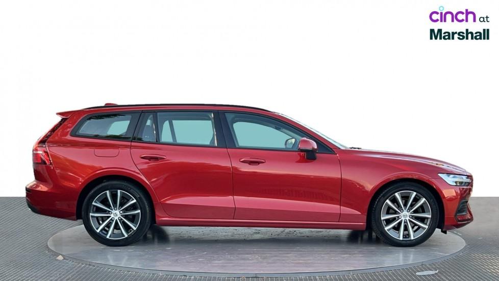 Used 2022 RED Volvo V60 2.0 B3P Momentum 5dr Auto [7 speed], 30,688 ...