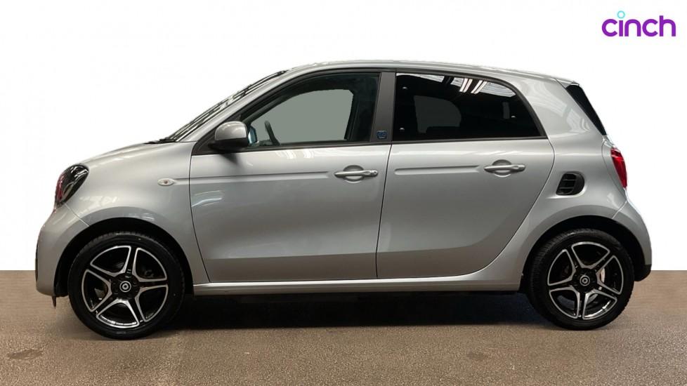 Used 2022 SILVER smart forfour 60kW EQ Premium 17kWh 5dr Auto [22kWch ...