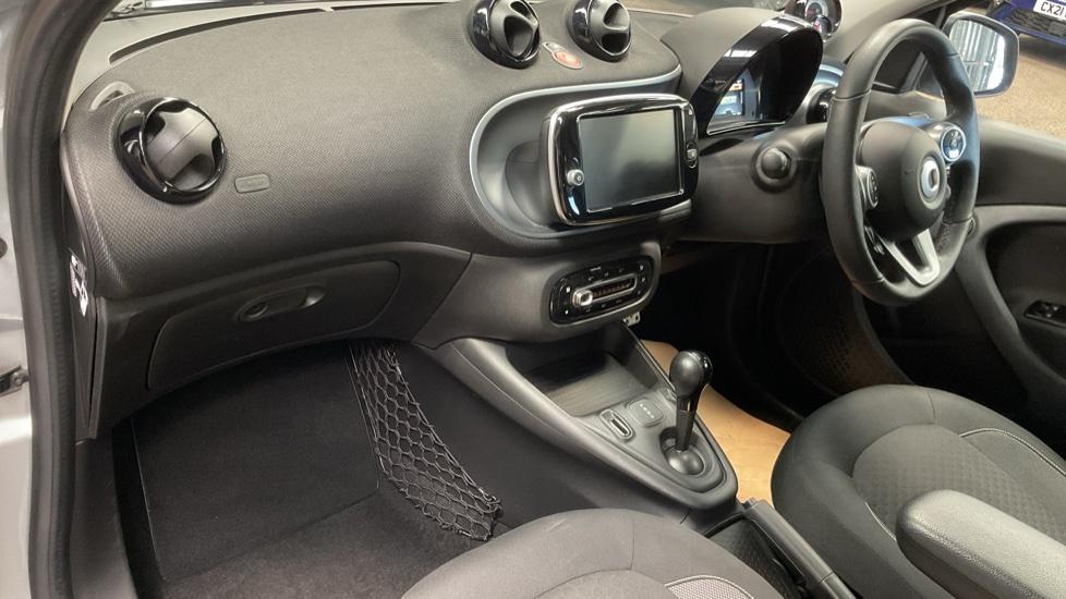Used 2022 SILVER smart forfour 60kW EQ Premium 17kWh 5dr Auto [22kWch ...
