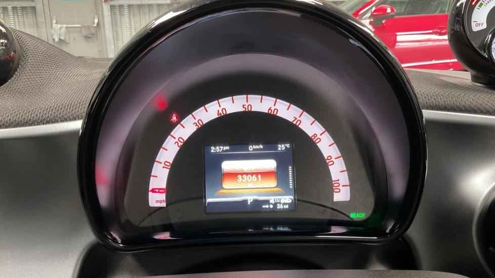 Used 2022 SILVER smart forfour 60kW EQ Premium 17kWh 5dr Auto [22kWch ...