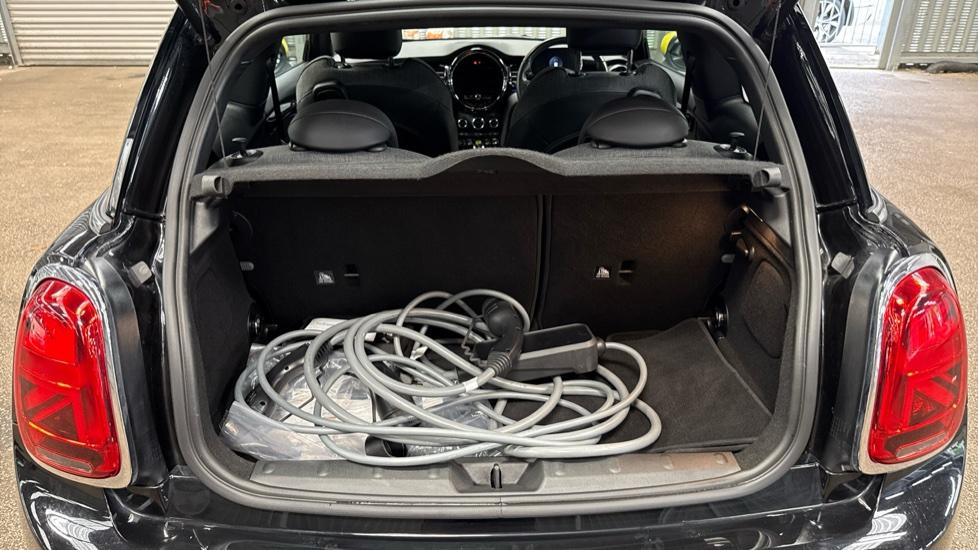 Used 2021 BLACK MINI Hatchback 135kW Cooper S Level 2 33kWh 3dr Auto ...