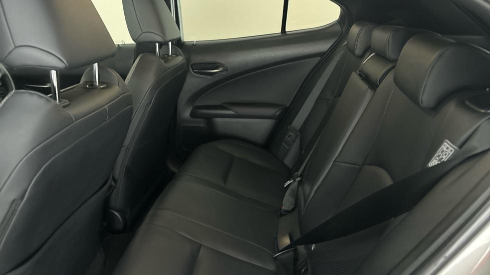 Used 2021 SILVER Lexus UX 300e 150kW 54.3 kWh 5dr E-CVT, 18,306 miles ...